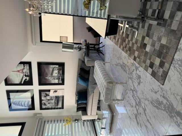 Apartamento à venda em Vila Suzana com 184 m², 3 quartos, 3 vagas