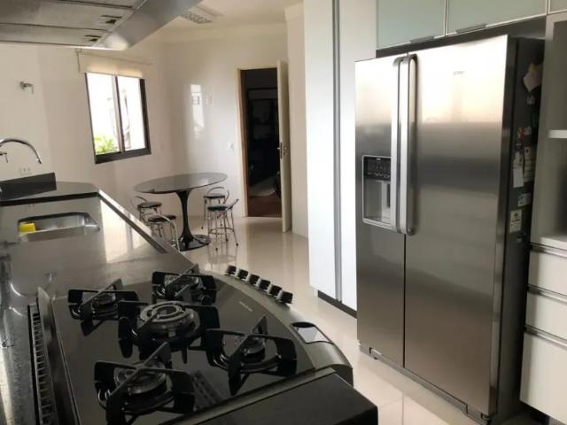 Apartamento a venda em Vila Suzana com 228m², com 4 dormitórios sendo 2 suites, 4 vagas de garagem