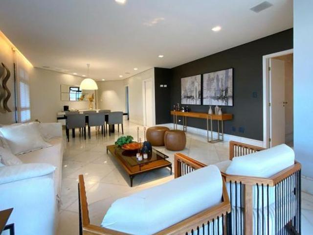 Apartamento à Venda Funcionários, 4 Quartos, 195 m2