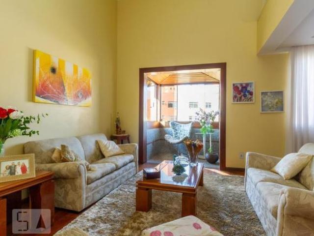 Apartamento à Venda Fernão Dias, 3 Quartos, 240 m2