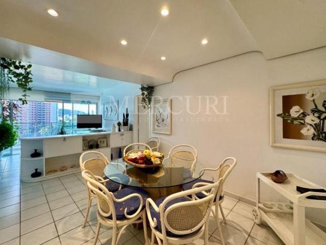 Apartamento à venda Frente Para o Mar, Praia da Pitangueiras, 3 Quartos, Sendo 1 Suíte e Sacada com