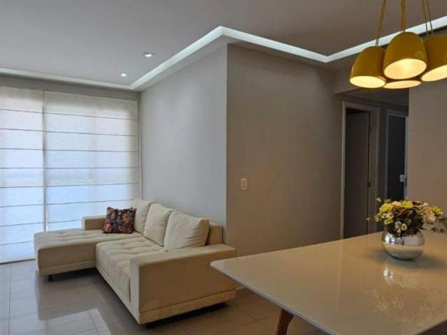 APARTAMENTO Á VENDA, FRNTE AO MAR NO CENTRO DE BERTIOGA