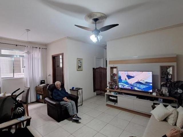 Apartamento à Venda — Gonzaga, Santos/SP | 2 Dormitórios • Ambientes Amplos • Localização Estratégic