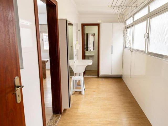 Apartamento à Venda – Gonzaga | Santos/SP Porteira Fechada | Reformado | Excelente Localização