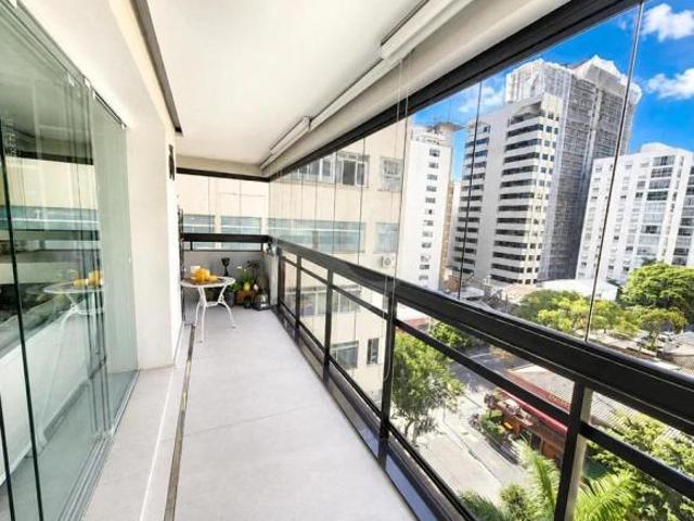 Apartamento a venda Higienópolis. 4 quartos, sendo 3 suítes. 3 vagas de garagem