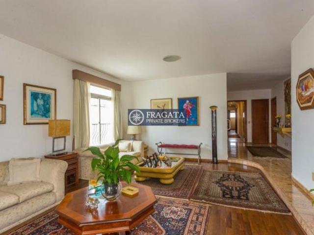 Apartamento a venda Higienópolis 202 m² úteis, andar alto, varanda, 2 vagas