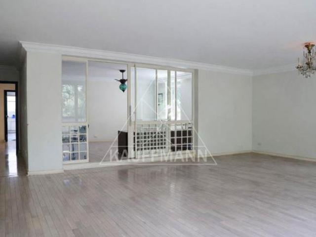 Apartamento à Venda Higienópolis 3 Dorms 1 Suíte 2 Vagas 248,00m² A.U