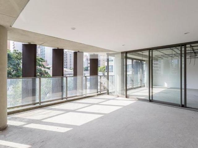 Apartamento à Venda Itaim Bibi, 3 Quartos, 204 m2