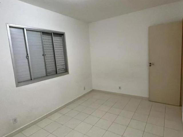 Apartamento à venda, ipiranaga, 2 dormitorios, sala dois ambientes, armarios, 1 vaga de garagem.