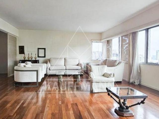 Apartamento à Venda, Jardim América 3 Suítes 3 Vagas 225m² de Área Útil