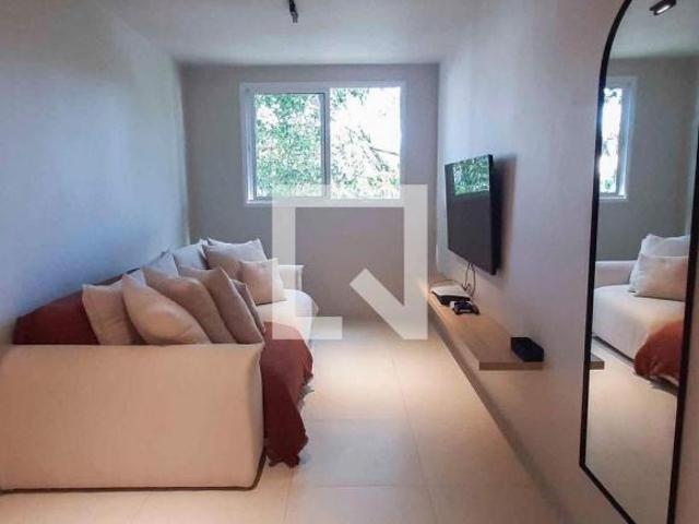 Apartamento à Venda Jardim Éster Yolanda, 2 Quartos, 54 m2