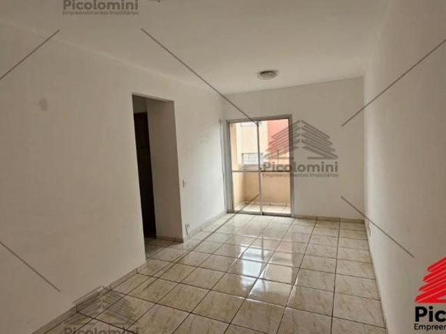 Apartamento à venda Jardim Mangalot 2 quartos, sala 2 ambientes com sacada, 1 banheiro, 1 vaga, 50