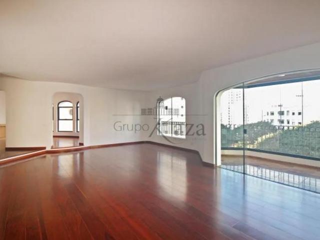 Apartamento a venda Jardim Paulista 4 Dormitórios 4 vagas 280m²