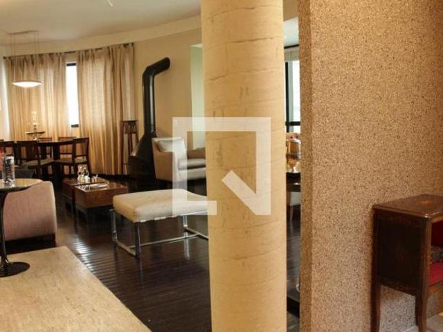 Apartamento à Venda Jardim Paulista, 2 Quartos, 136 m2