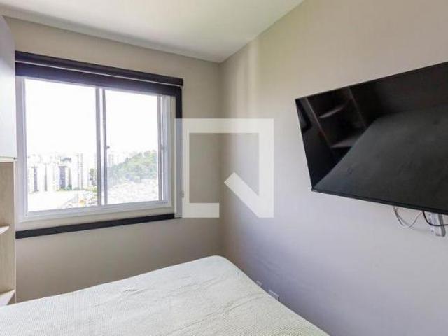 Apartamento à Venda Jardim Sao Luis, 1 Quarto, 27 m² São Paulo