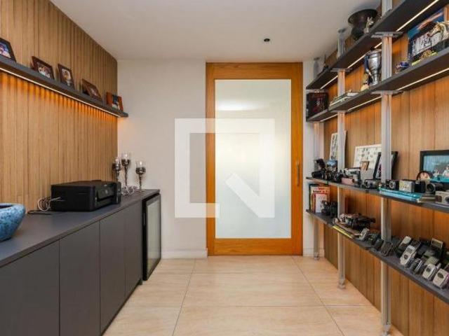 Apartamento à Venda Panamby, 3 Quartos, 200 m2