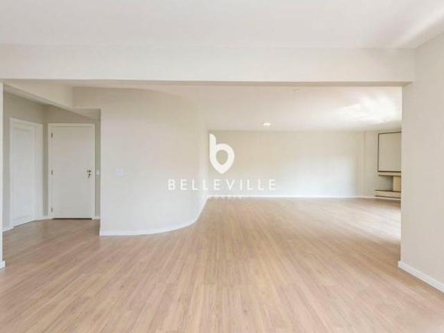 Apartamento à venda pertinho da Praça do Japão com