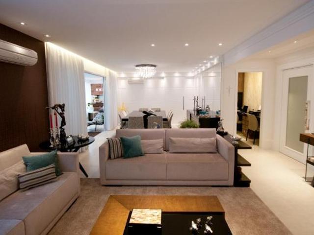 Apartamento à venda possui 185 m² com 3 quartos em Vila Romana São Paulo