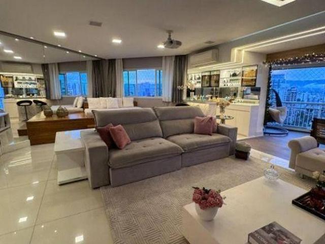 Apartamento à venda por 3.200.000 Ponta da Praia em Santos