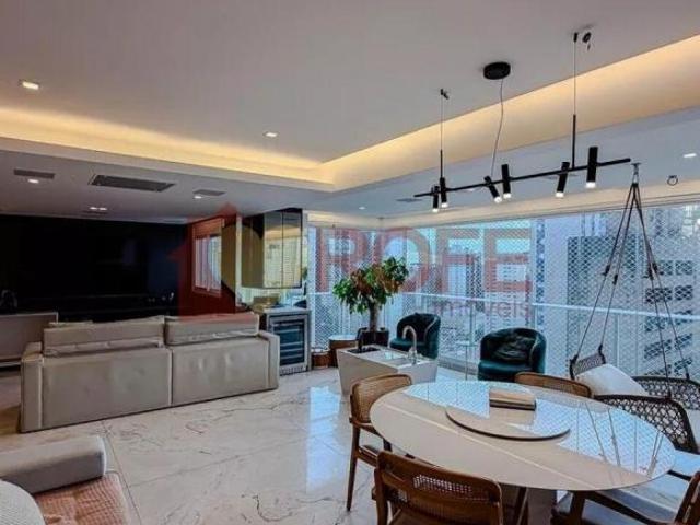 Apartamento à venda Porteira fechada com 173m², 3 quartos e 4 vagas na Vila Mariana