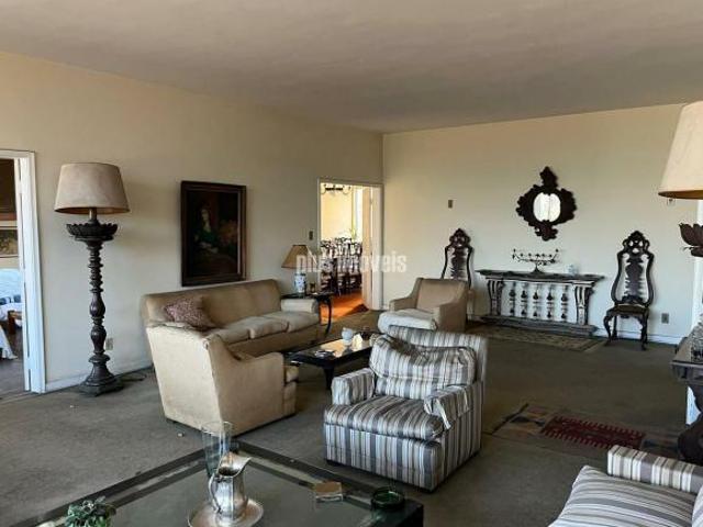 Apartamento à Venda Praça da República Ótima Oportunidade para Reforma!