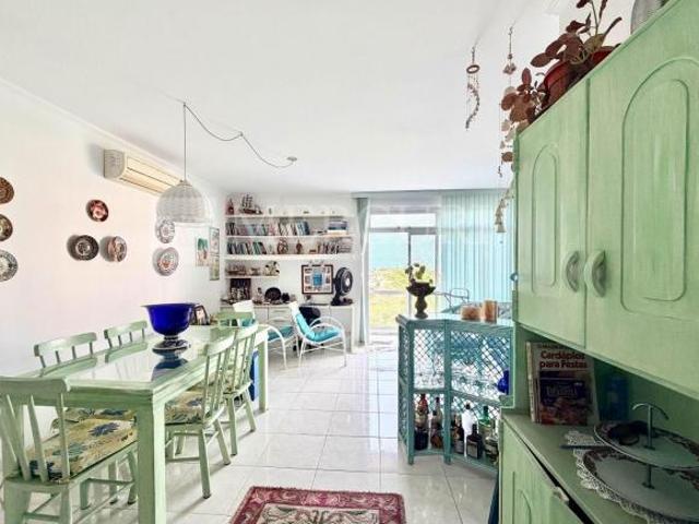 Apartamento à venda, Praia da Enseada, 3 Quartos, sendo 2 Suítes e Sacada Mercuri Imóveis Imobil