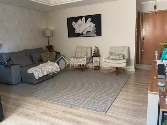 Apartamento de 3 quartos com 2 vagas à venda no bairro Jardim Planalto em Porto Alegre