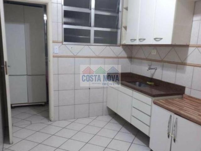 Apartamento á venda próximo da praia, com 1 quarto, 1 vaga