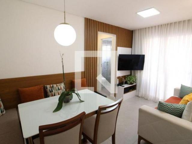 Apartamento à Venda Quitaúna, 2 Quartos, 45 m2