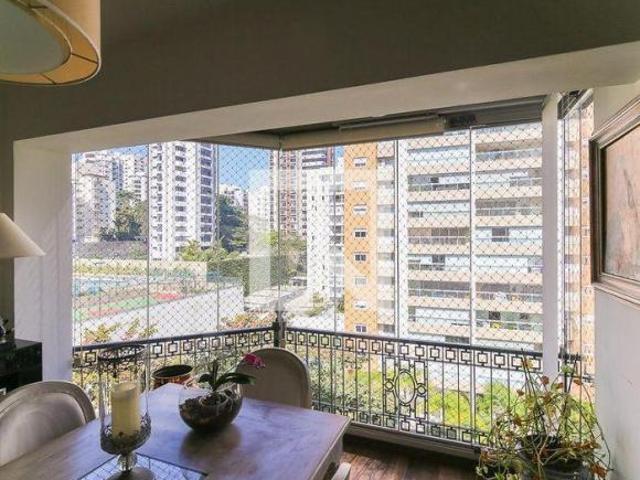 Apartamento à Venda Real Parque, 2 Quartos, 135 m2
