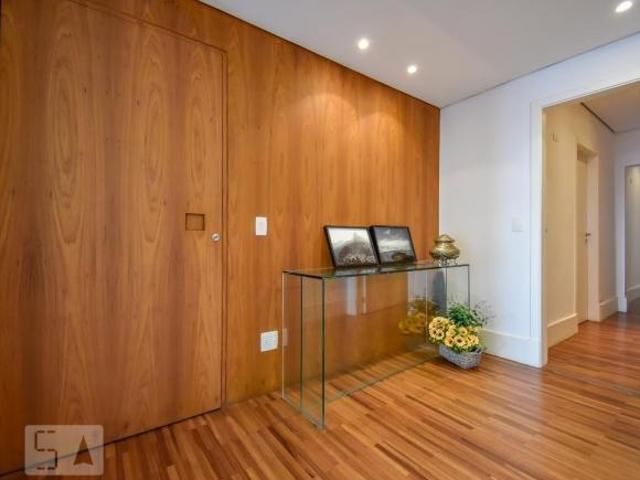 Apartamento à Venda Real Parque, 3 Quartos, 189 m2
