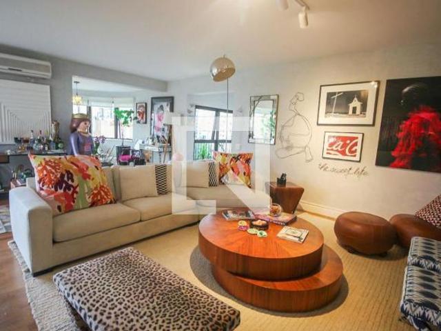 Apartamento à Venda Real Parque, 3 Quartos, 210 m2