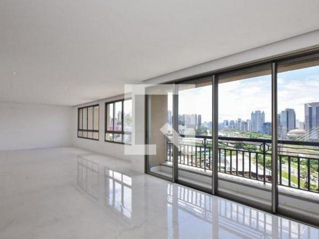 Apartamento à Venda Real Parque, 3 Quartos, 233 m2