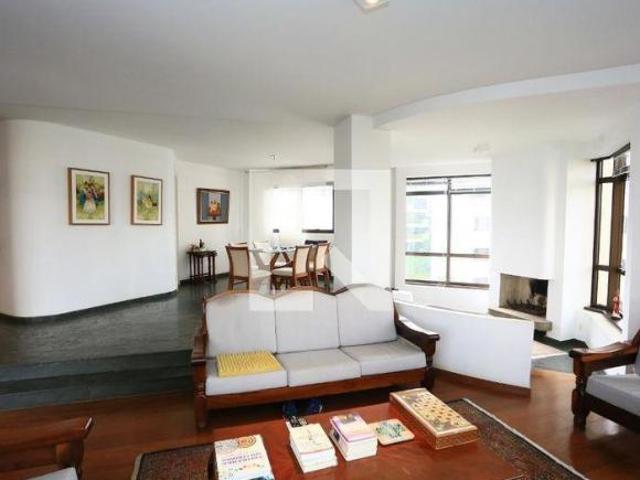 Apartamento à Venda Real Parque, 4 Quartos, 227 m2