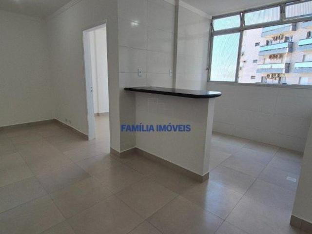 Apartamento à venda reformado 1 dormitório José Menino Santos/SP