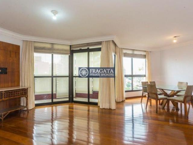 Apartamento á venda Reformado com 148M², 2 suítes e 3 vagas no Sumaré próximo Vila Madalena