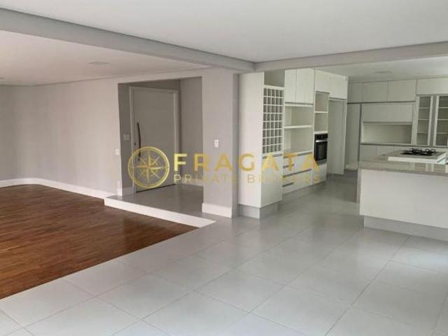 Apartamento á venda Reformado, com 200m² 3 Dormitórios, 2 Suítes no Jardim Paulista SP
