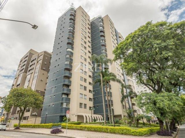 APARTAMENTO À VENDA REFORMADO NO ÁGUA VERDE COM 3 QUARTOS