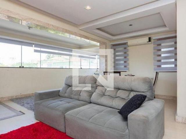 Apartamento à Venda São Sebastião, 3 Quartos, 180 m² Porto Alegre
