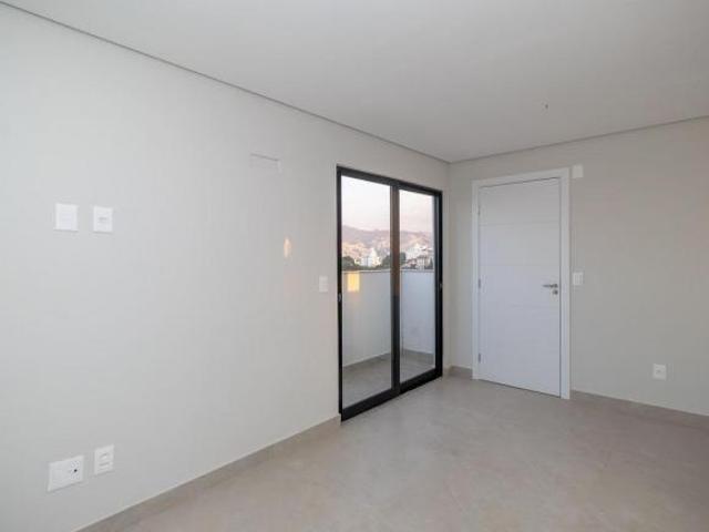 Apartamento à Venda Sagrada Família, 2 Quartos, 87 m2
