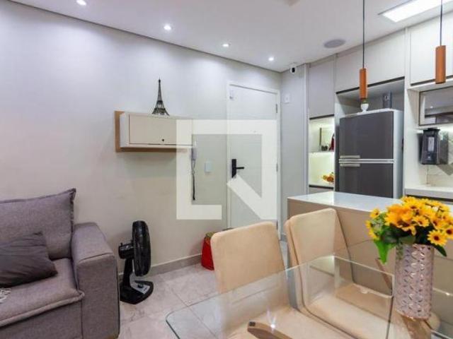 Apartamento à Venda Santa Maria, 2 Quartos, 48 m2