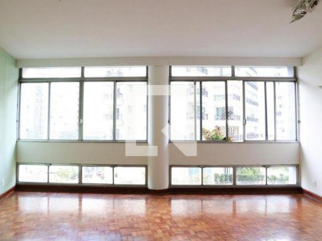 Apartamento à Venda Santa Cecília, 3 Quartos, 140 m2