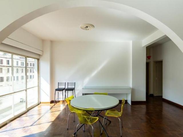 Apartamento à Venda Santa Cecília, 2 Quartos, 150 m2