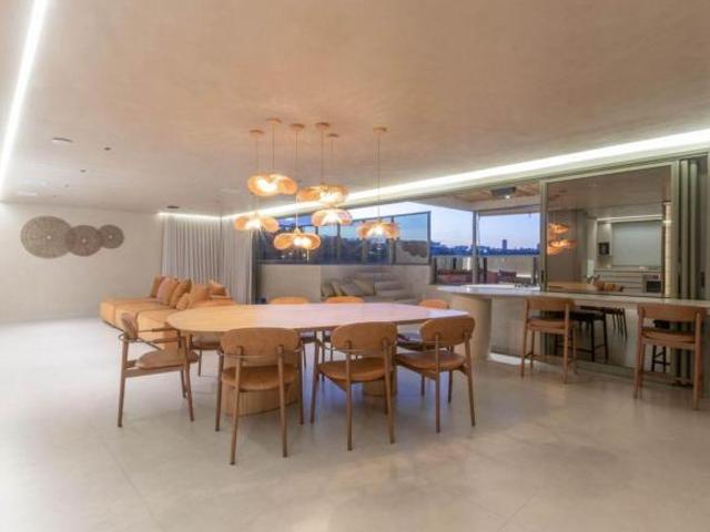 Apartamento à Venda Santa Lúcia, 4 Quartos, 210 m2