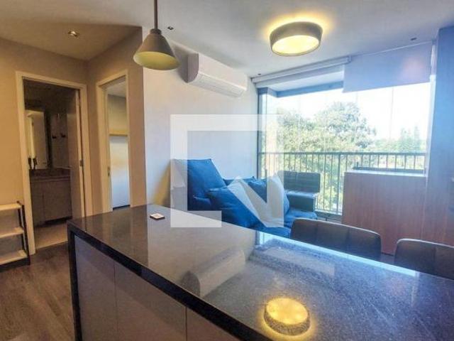 Apartamento à Venda Santo Amaro, 2 Quartos, 42 m2