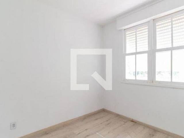 Apartamento à Venda Santo Antônio, 1 Quarto, 43 m² Porto Alegre