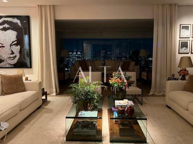 Apartamento à venda SEMI MOBILIADO no Parque Cidade Jardim, o endereço mais LUXUOSO de São Paulo