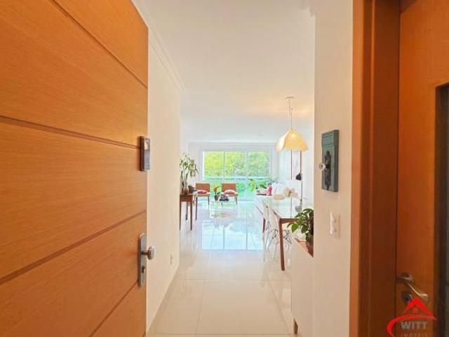 Apartamento a venda semi mobiliado com dois dormitórios no bairro São João/PoA