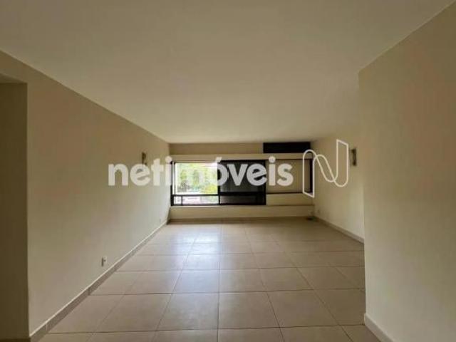 Apartamento à Venda – SQS 104 | 4 Quartos + DCE | 154 m² | Desocupado