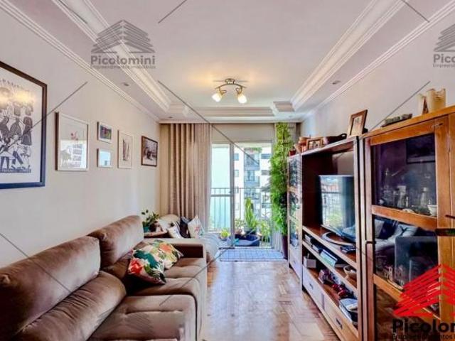 Apartamento à venda, Tatuapé,75 m², 03 quartos, banheiro social e de serviço,sala com varanda,cozinh